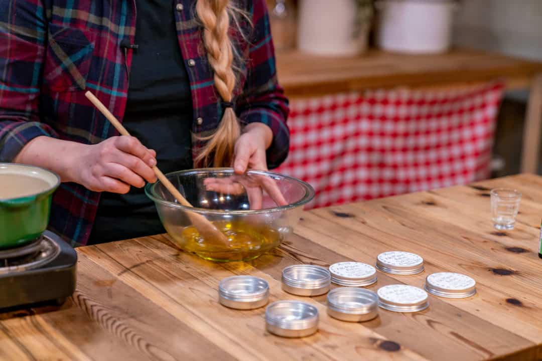 Herb Capsules - How to Make Your Own — Homesteading Family