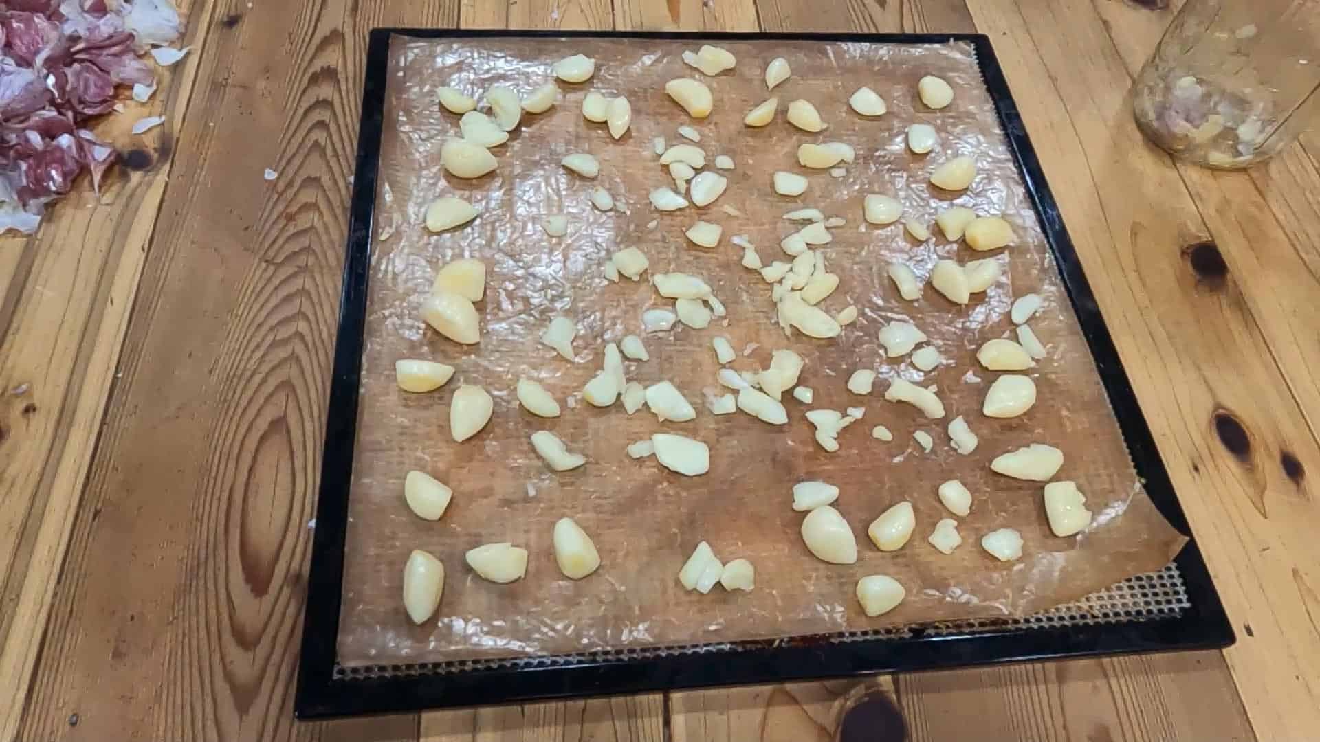 Homemade Garlic Salt (Easier & Better Than Store-Bought) - Homesteading ...