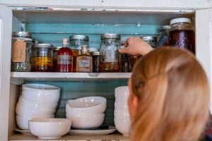 Herb Capsules - How to Make Your Own — Homesteading Family