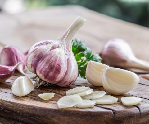 Easy Freeze Dried Garlic Tutorial — Homesteading Family