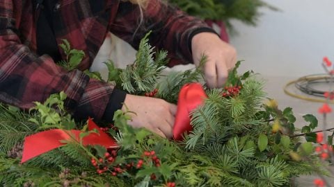 How to Make a Wreath — Homesteading Family