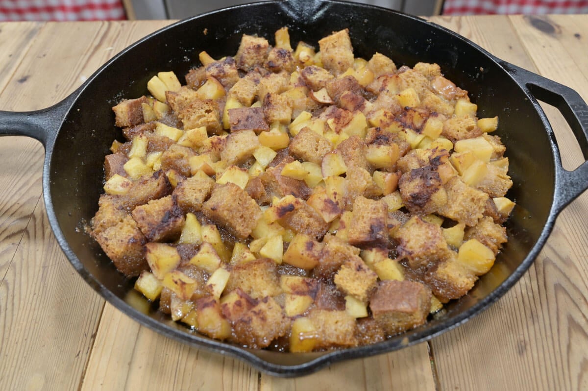 Easy Apple Brown Betty Recipe | Old-Fashioned Dessert — Homesteading Family