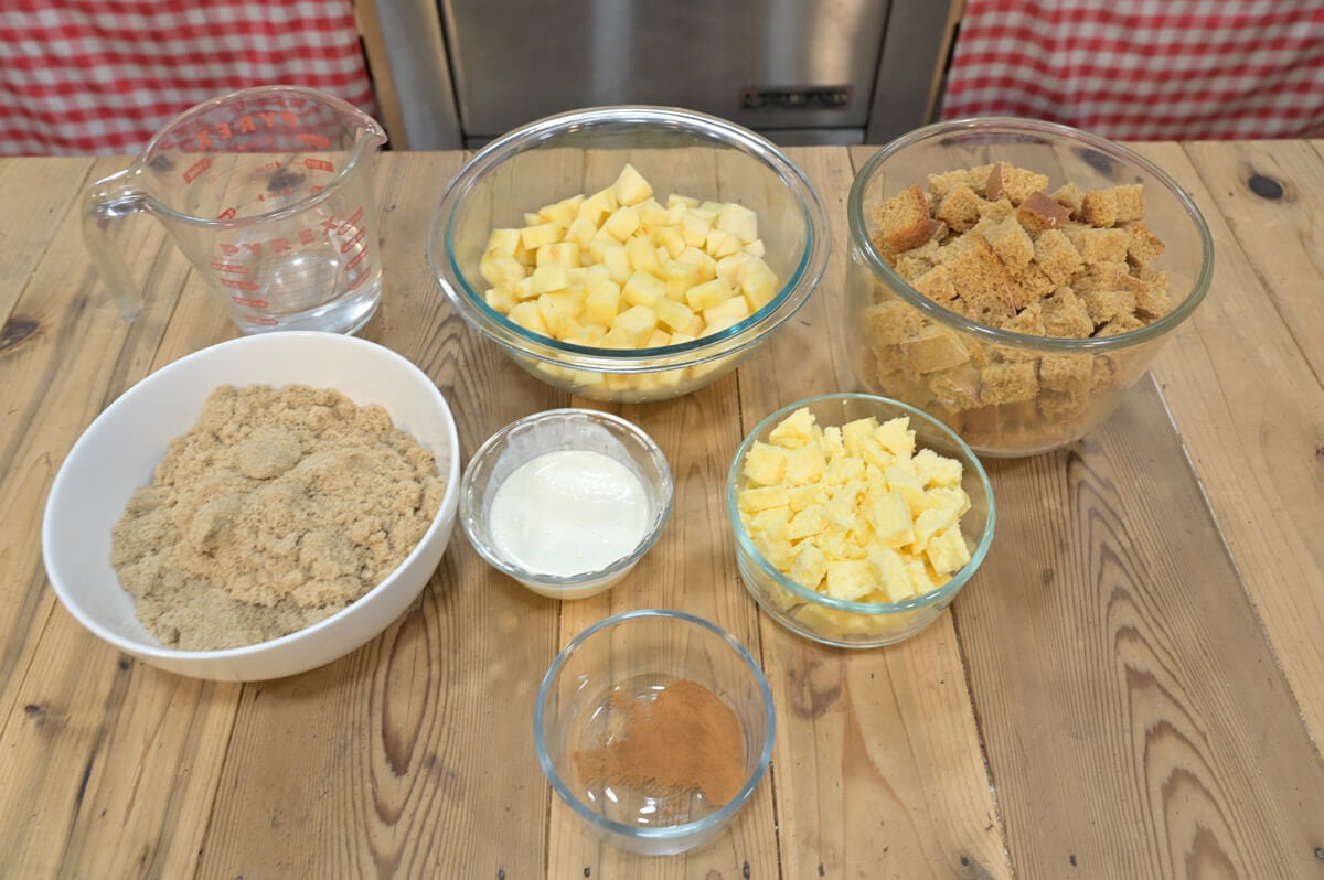 Easy Apple Brown Betty Recipe | Old-Fashioned Dessert — Homesteading Family