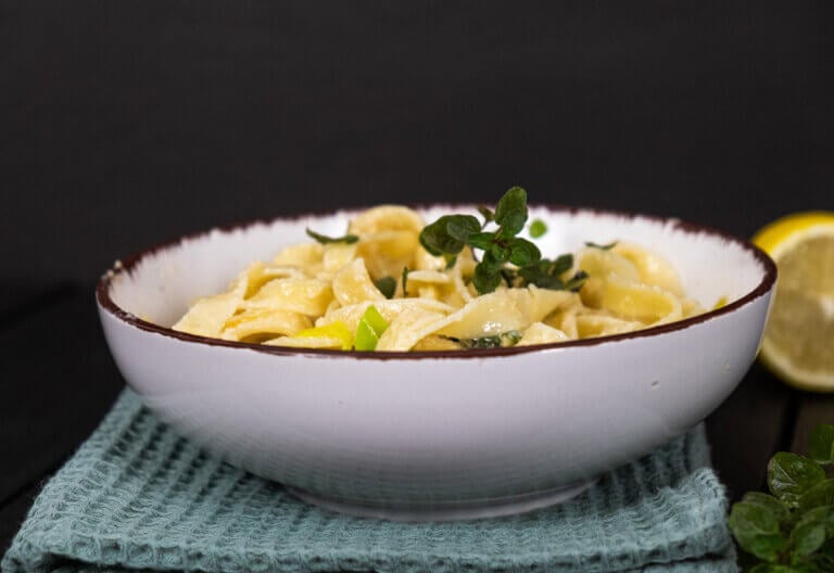 Creamy Leek Pasta Recipe | Quick & Delicious — Homesteading Family