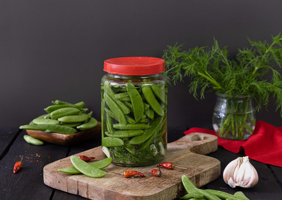 Crunchy Pickled Snap Peas Recipe — Homesteading Family