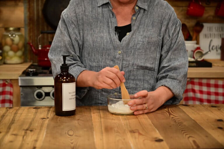 Homemade Disinfectant Spray (Easy Non-Toxic Recipe) — Homesteading Family