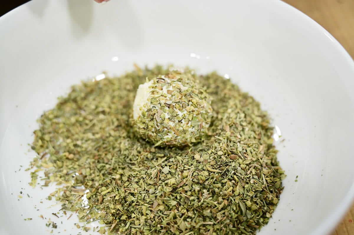 Yogurt Cheese Marinated in Olive Oil: A Mediterranean Treat